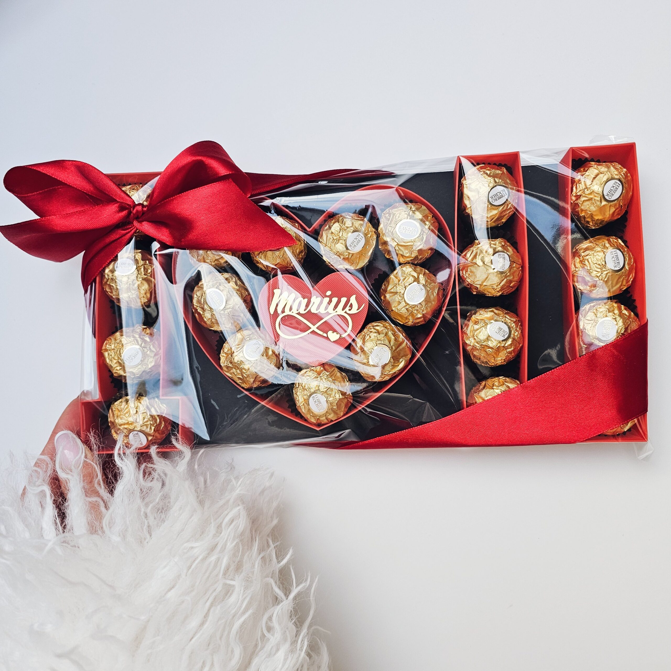 Fully Prepared Gift Box with Chocolates - Džy