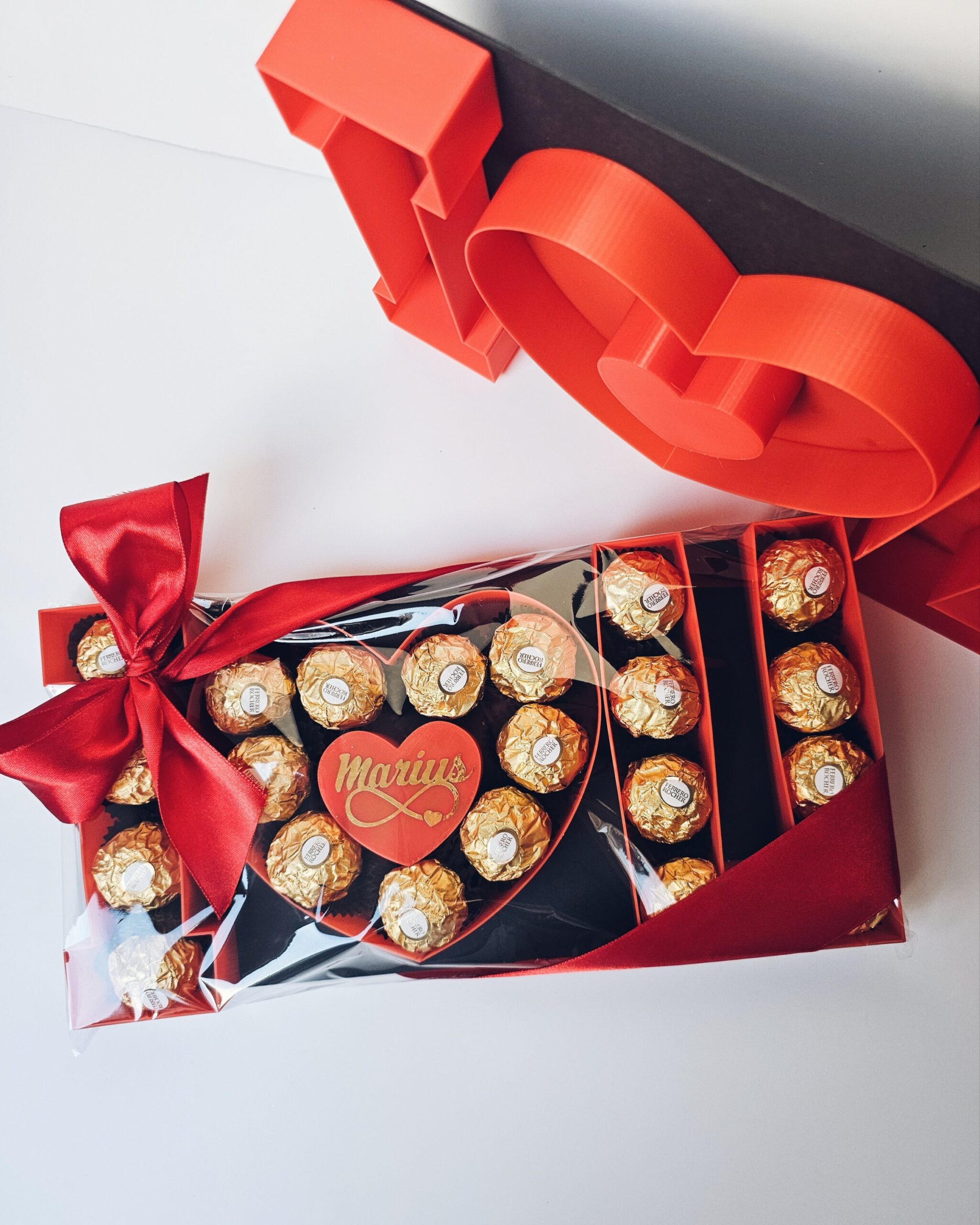 Fully Prepared Gift Box with Chocolates - Džy